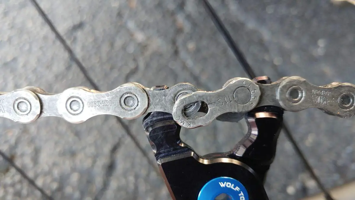 Review: Wolf Tooth Master Link Pack Pliers (and More!) - Gravel Cyclist ...