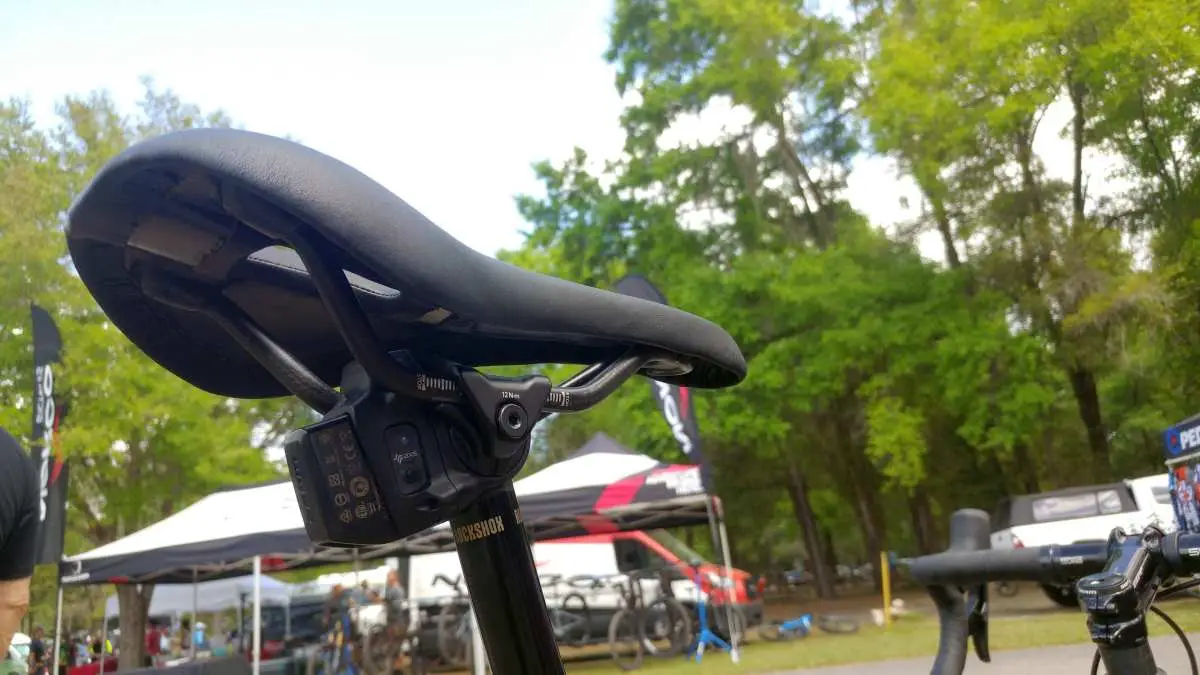 VIDEO: Rockshox Reverb AXS Wireless Dropper Seatpost / Vielo Gravel ...