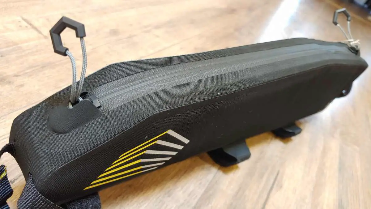 Apidura Racing Long Top Tube Pack Review: 2 Liters of Mega Top Tube ...