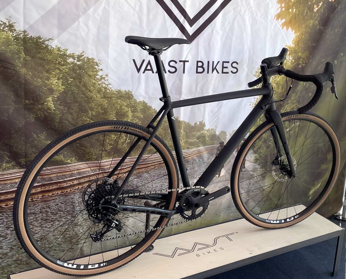 Vaast Bikes A/1 MAGNESIUM AllRoad Bike: Sea Otter 2022 - Sea Otter 2022 - Gravel Cyclist: The ...