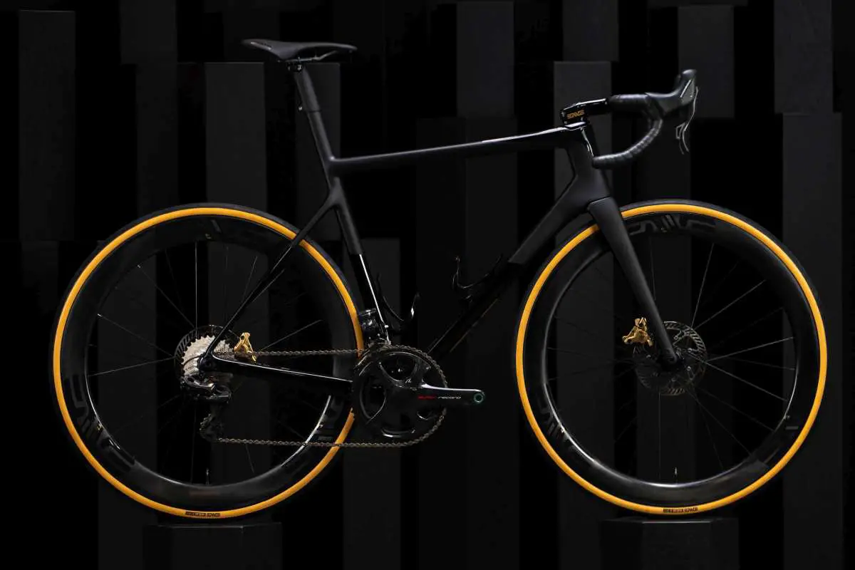 2022 ENVE Builder Round-Up: ENVE Custom Road with Campagnolo Super ...