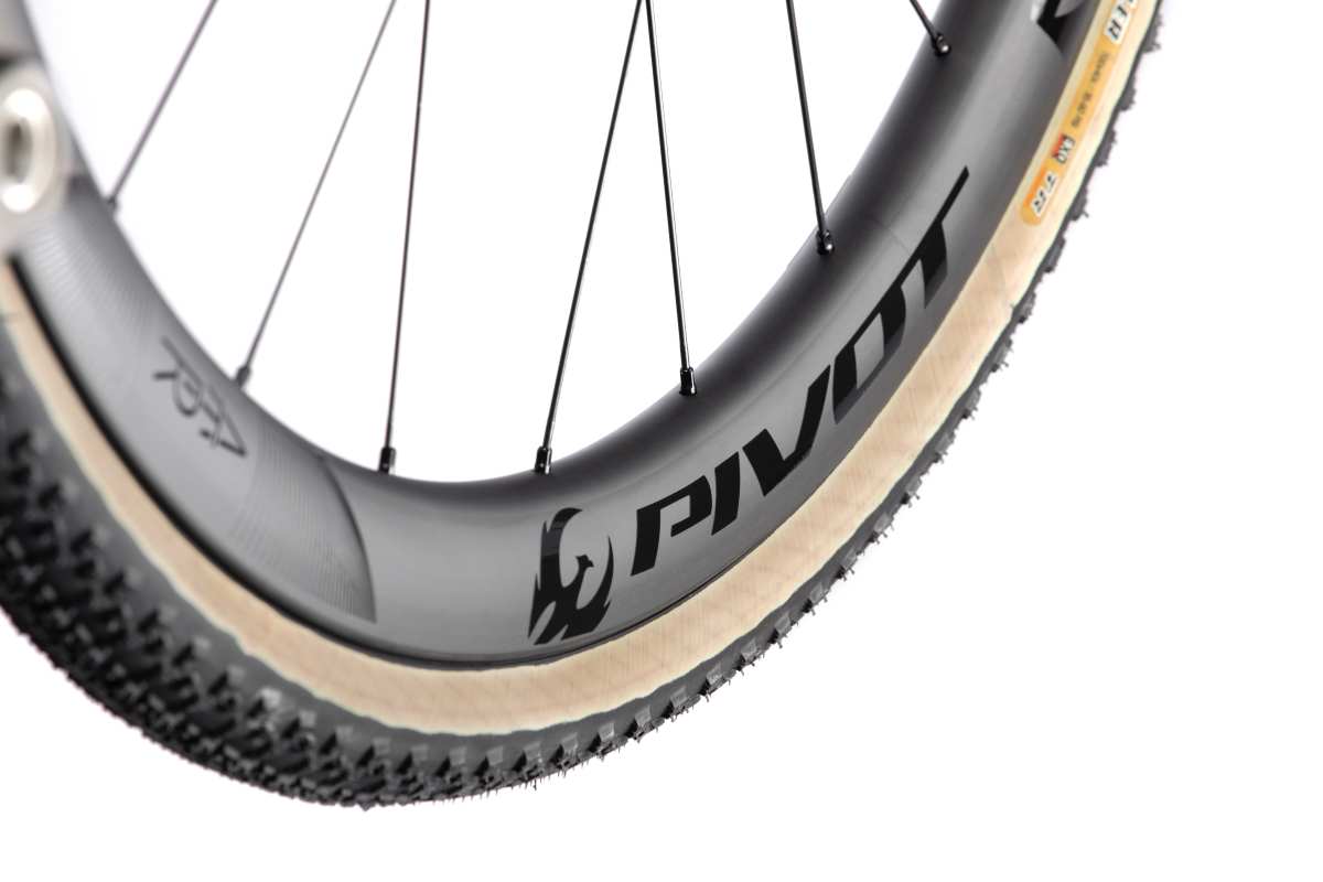 Pivot introduces the Vault for 2021 in All-New Colors and retains its ...